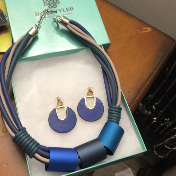 dana tyler | Jewelry | Dana Tyler Necklace And Earring Set | Poshmark